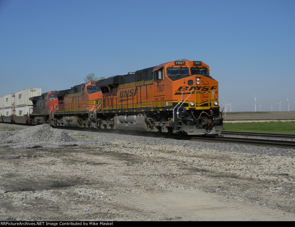 BNSF 7807
